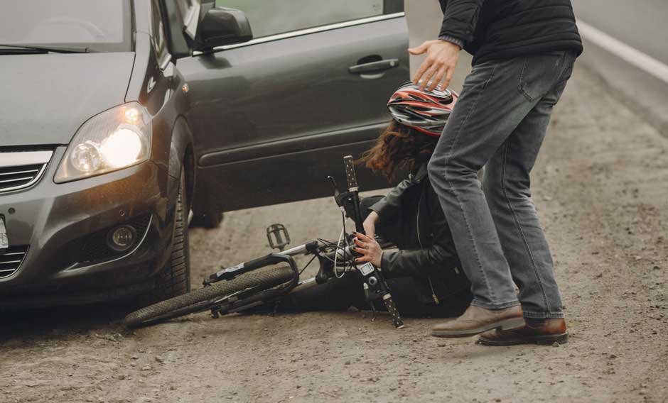 What Happens When a Driver Doors a Cyclist in Indianapolis? - EnglishSumup